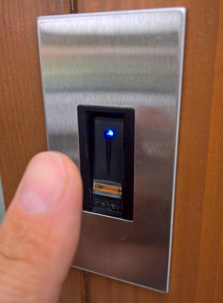 Finger scanner integration | SmartHome.Exposed